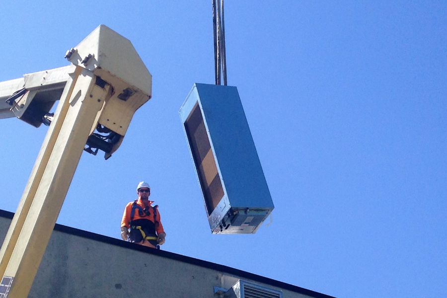 What is a Crane Dogman and Do You Need One? | Scope Cranes & Logistics