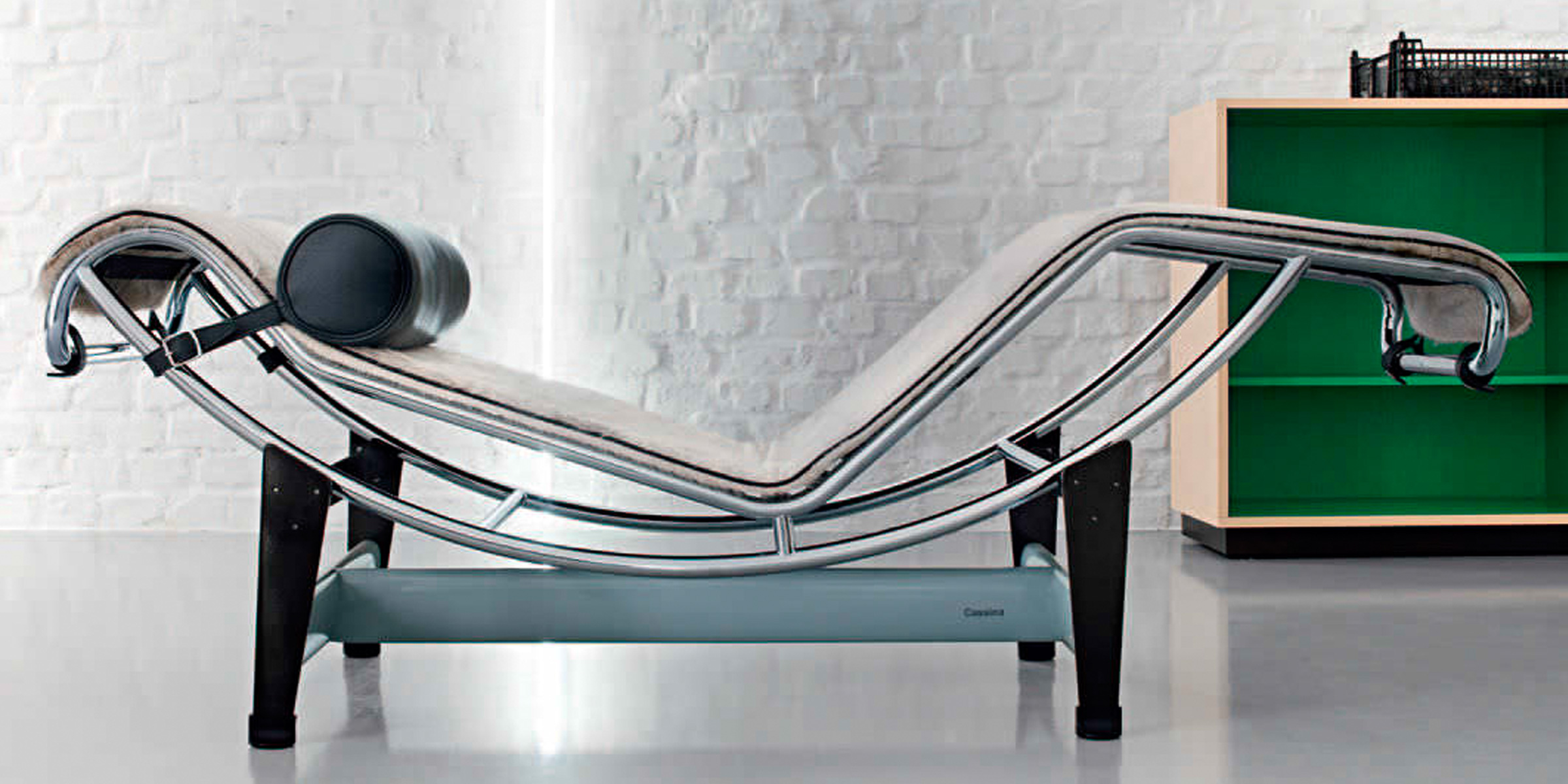 Le Corbusier Chaise LC4 | Living Interiors