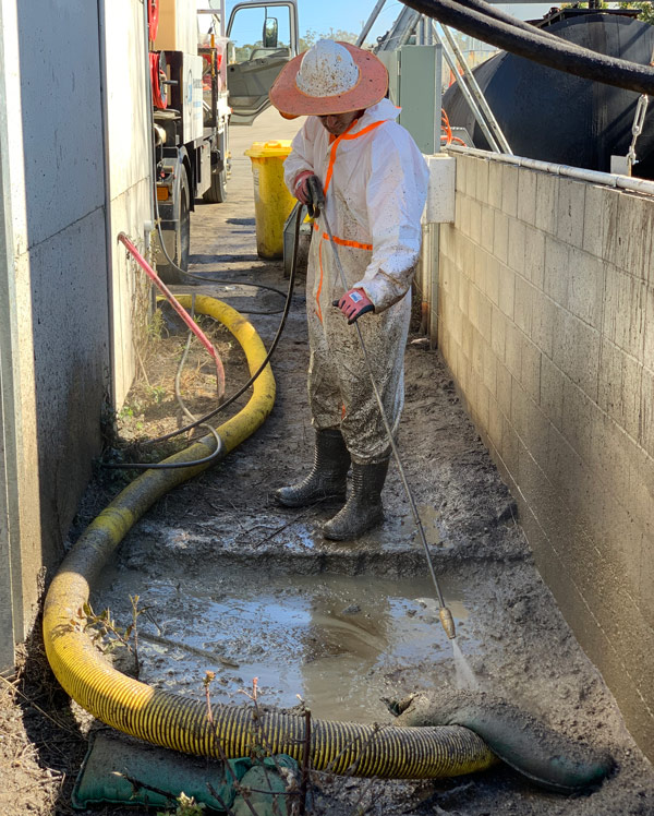 A complete guide to liquid waste removal | Vac2U